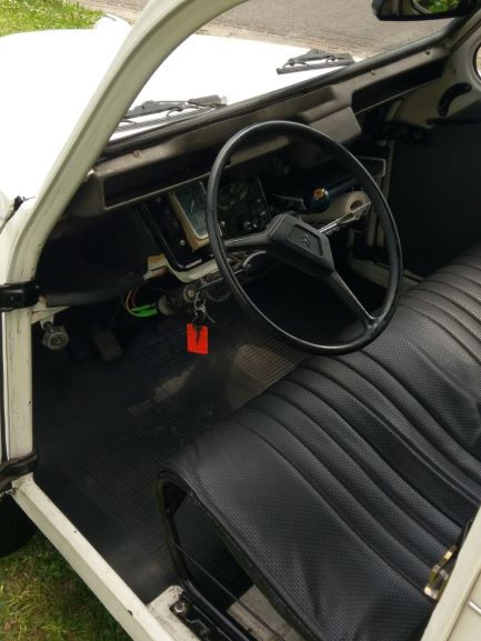 2cv6 Special VERKOCHT/SOLD - Chateau deux chevaux Beesd